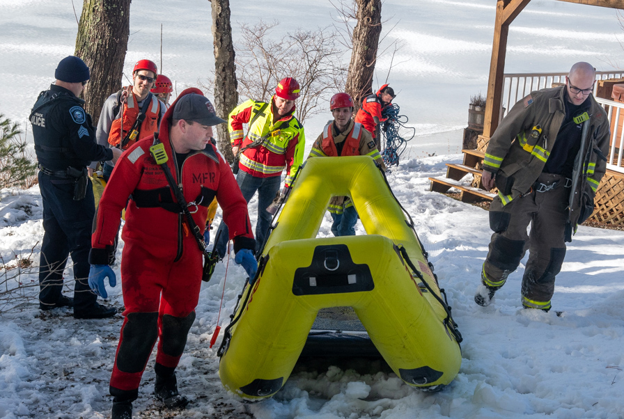 Report of ATV through the ice draws teams of rescuers to Baboosic Lake ...